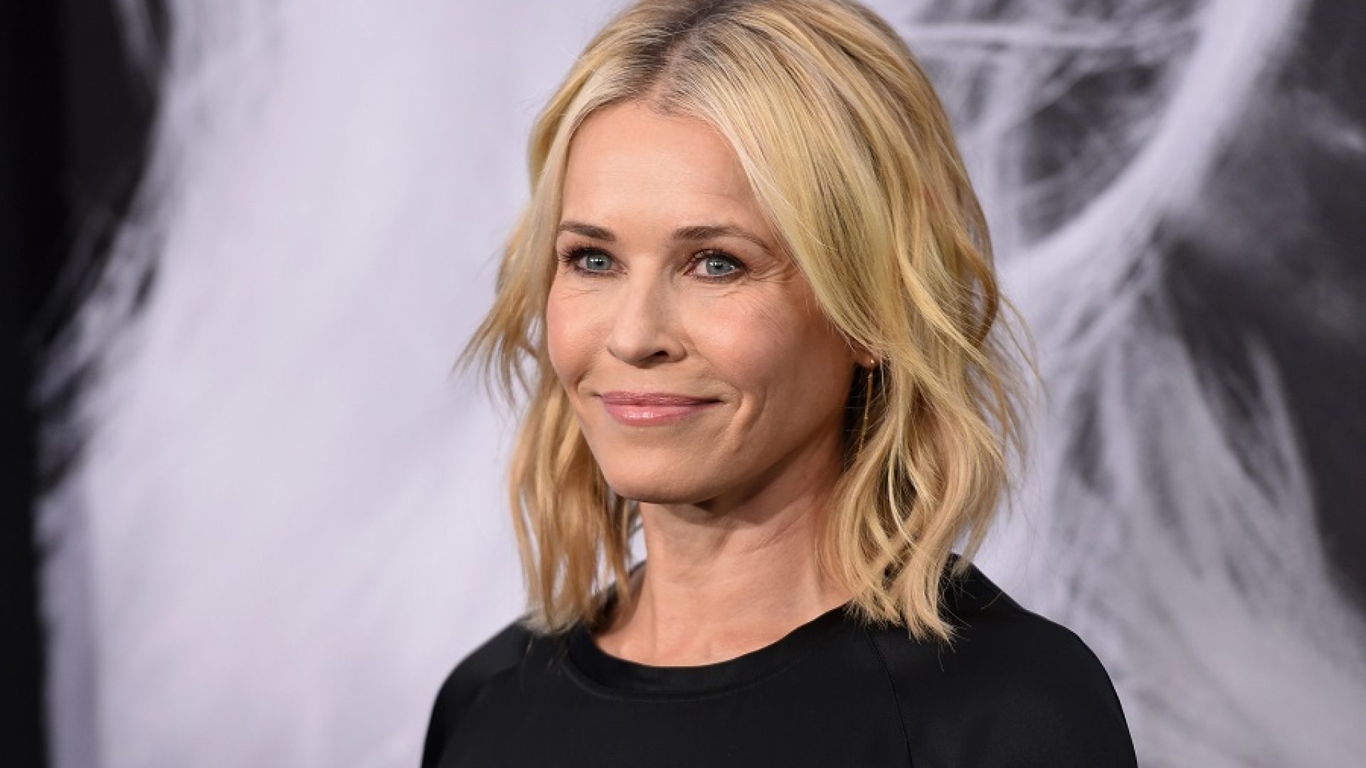 Chelsea Handler Showed Us How To Turn A Bra Into A Diy Face Maskhellogiggles